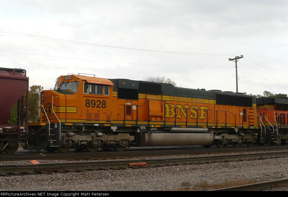BNSF 8928